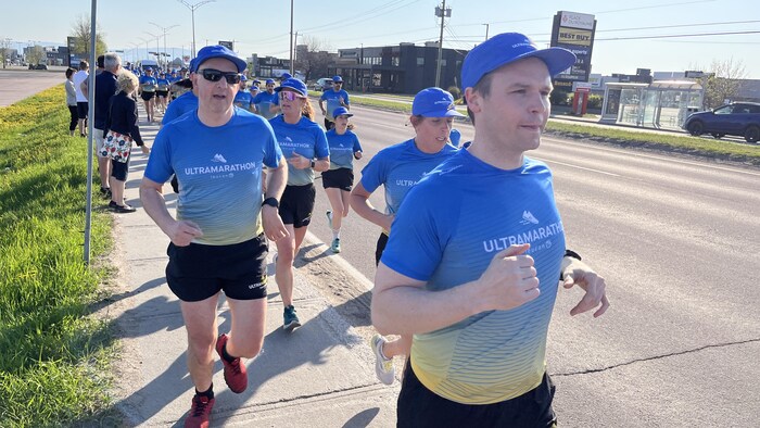 Les coureurs de l’Ultramarathon sillonnent la région pour Leucan ...