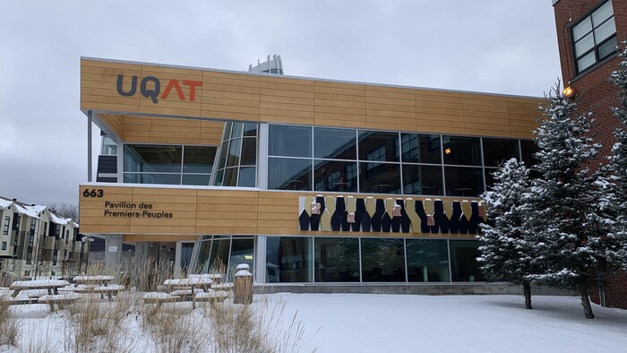 Val-d’Or pleure un pionnier de l’enseignement supérieur | Radio-Canada