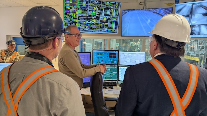 François Legault visite RYAM et rencontre des élus du Témiscamingue ...