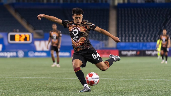 Le Valour FC revient au plus fort de la course pour les séries ...