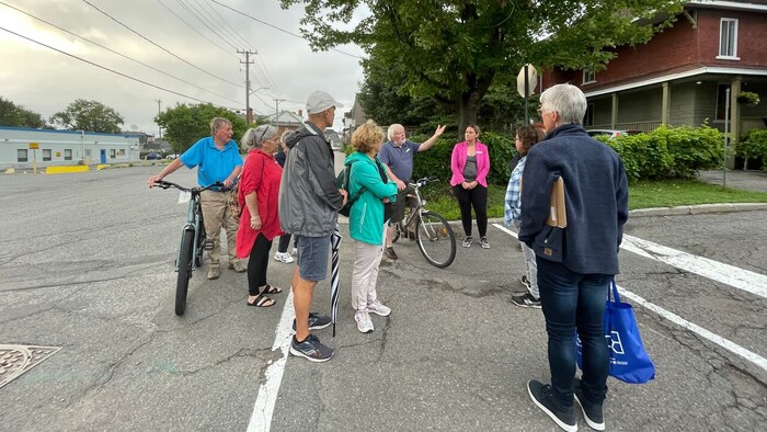Des marches communautaires pour améliorer la sécurité dans le quartier ...