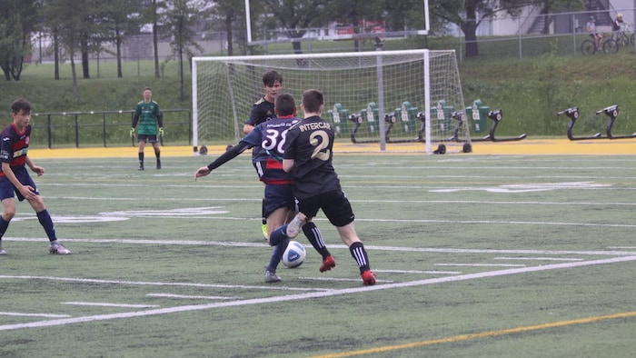 Plus de 500 inscriptions pour la saison estivale du club de soccer Le ...