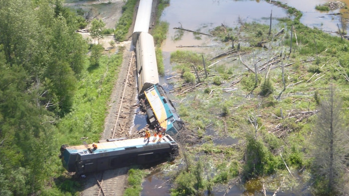Deux blessés après le déraillement d'un train en Saskatchewan | Radio ...