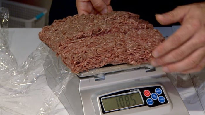 Une Manitobaine poursuit Loblaw à cause de la viande mal pesée | Radio ...