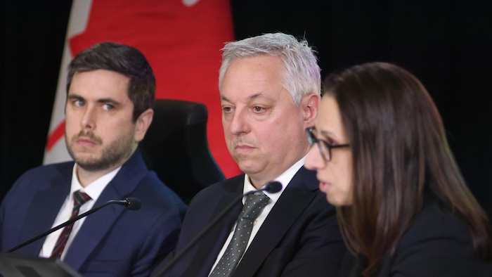 Ingérence étrangère : les agences de renseignement promettent une plus ...