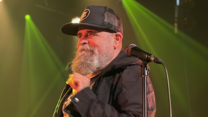 Vilain Pingouin fait ses adieux à son public saguenéen | Radio-Canada