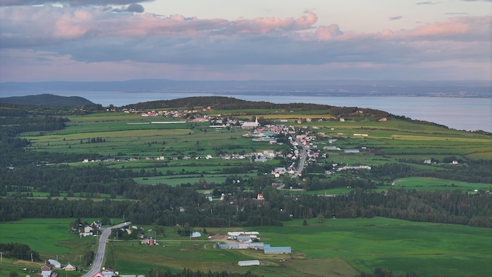 Emmanuel Deschênes est le nouveau maire des Éboulements | Radio-Canada