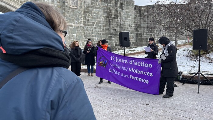 Manifestation à Québec contre les violences faites aux femmes | Radio ...