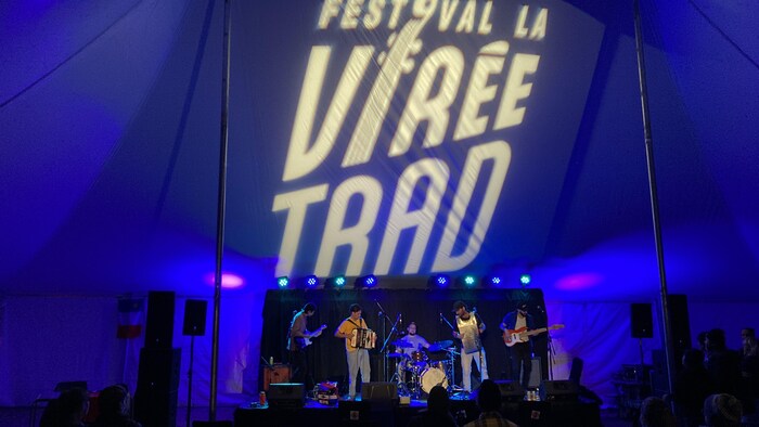Le 21e Festival La Virée Trad bat son plein à Carleton-sur-Mer | Radio ...
