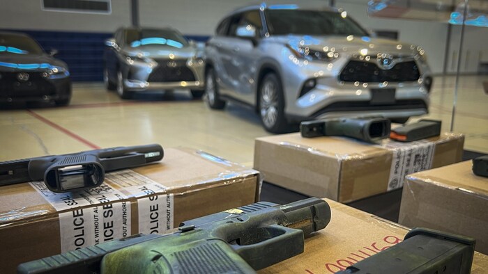 Des armes et 48 véhicules volés valant 3,75 M$ saisis par la police ...