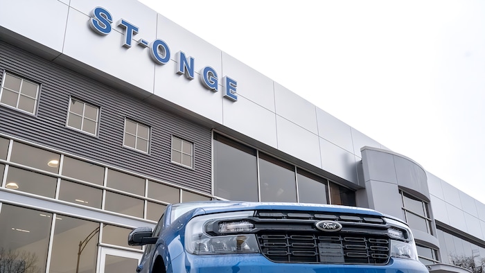 Vol évité au concessionnaire St-Onge Ford | Radio-Canada