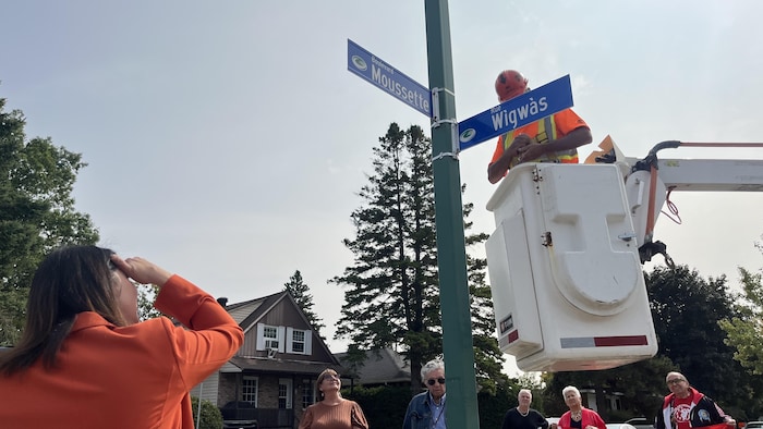 Inauguration de la rue Wìgwàs, qui remplace la rue Amherst à Gatineau ...
