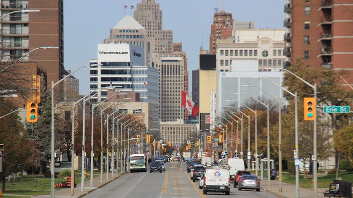 Hôtels et commerces de Windsor profitent du tourisme de Détroit | Radio ...