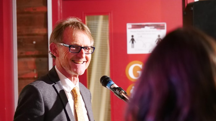 Le Dr Brendan Hanley confirmé vainqueur au Yukon | Radio-Canada