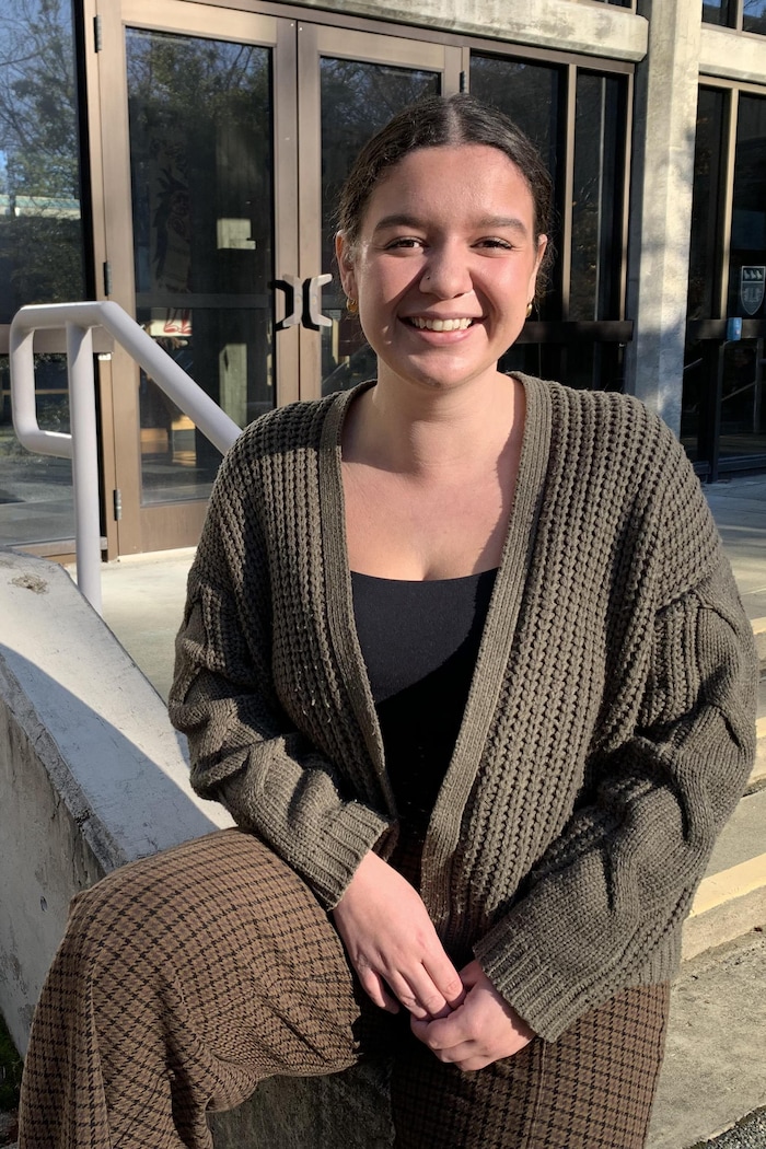 À Victoria, des étudiants apprennent à enseigner en français pour ...