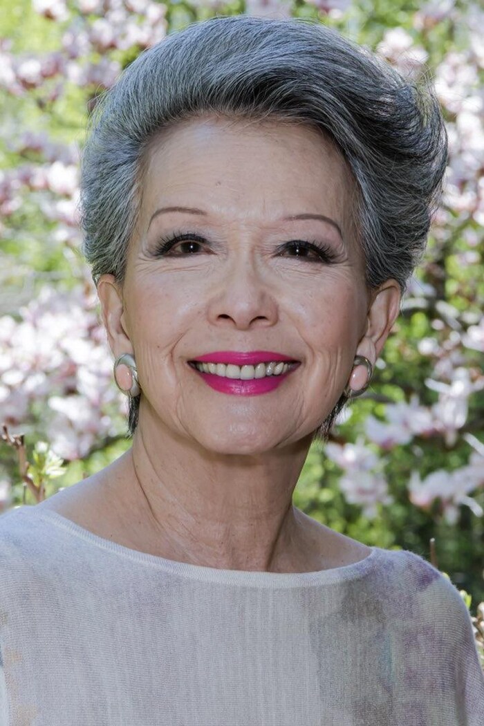 Biographie | Vivienne Poy | Radio-Canada.ca