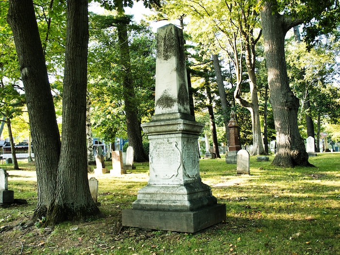 Les secrets du cimetière Mount-Hermon | Radio-Canada