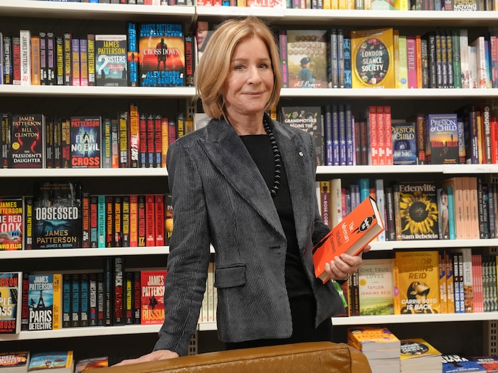 La chaîne de librairies Indigo deviendra une société fermée | Radio-Canada