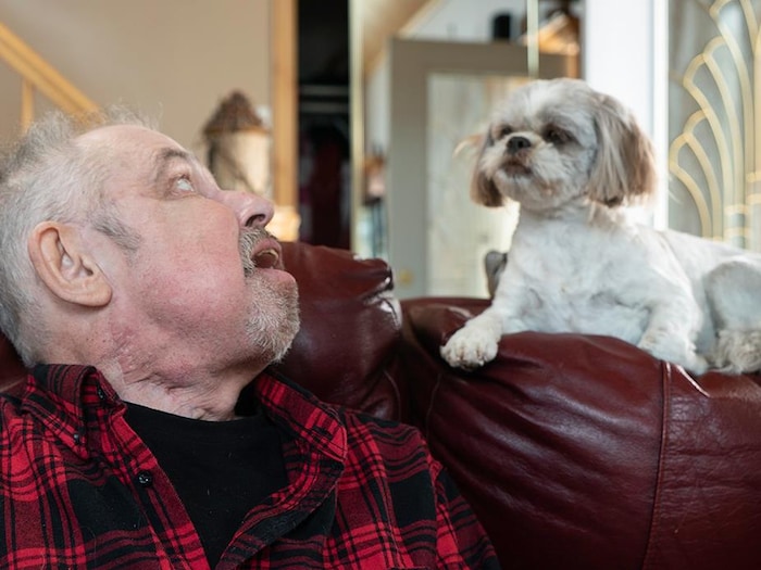 Un an passé avec un nouveau visage | Radio-Canada