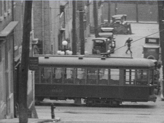 Zoom sur la rue Saint-Stanislas en 1929 | Radio-Canada