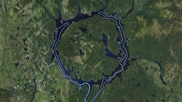 Sur la Côte-Nord, un lac secret établit un record de profondeur | Radio ...