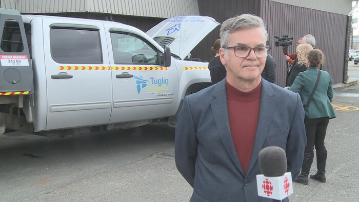Minerai de fer Québec s’équipe d’une camionnette électrique | Radio-Canada