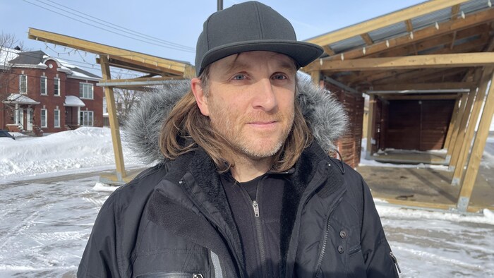 Manifestation à Rimouski contre la fin du PEQ | Radio-Canada