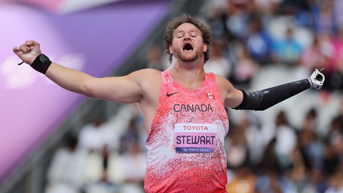 Greg Stewart remporte l’or au lancer du poids à New Delhi | Radio-Canada