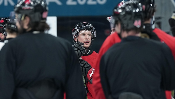 Sidney Crosby nommé capitaine, les joueurs arrivent à Milan et s ...