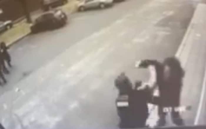 Entourés par une quinzaine de jeunes, deux policiers blessés par un ...