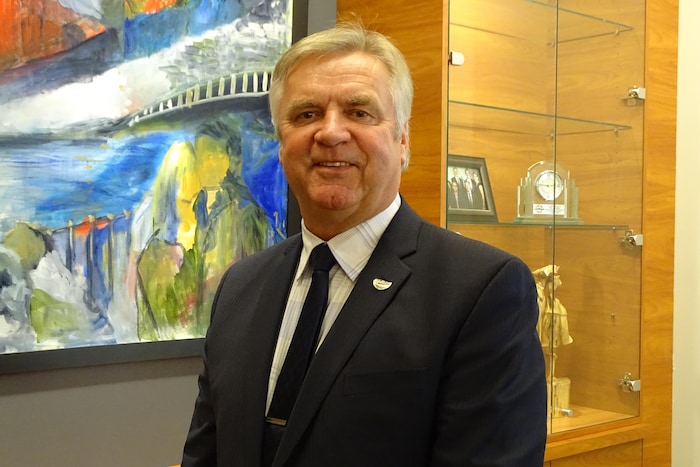 À Joliette et à Saint-Jérôme, des maires réélus sans opposition | Radio ...