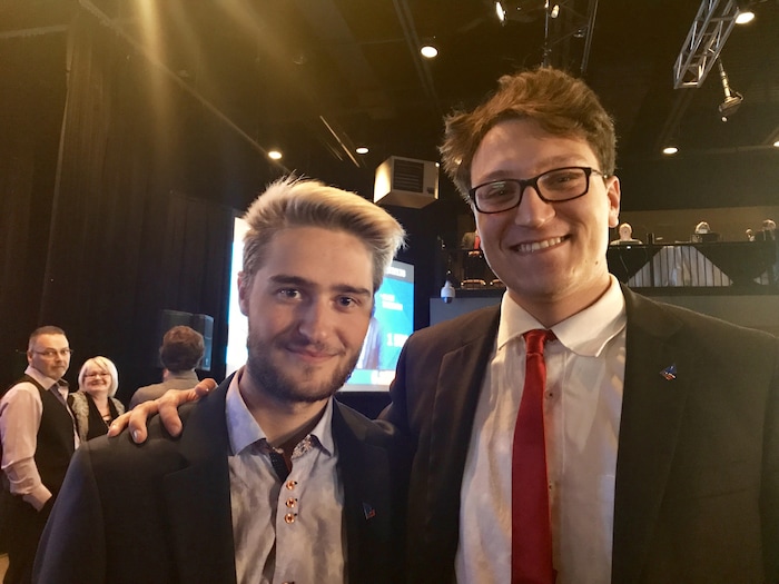 Réélu dans l'opposition, Couillard se donne quelques jours pour ...