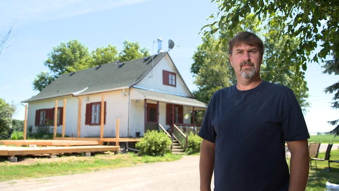 Des vendeurs de panneaux solaires qui promettent la lune | Radio-Canada