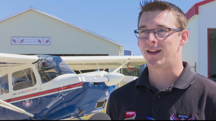 Apprentie-pilote à 70 ans | Radio-Canada