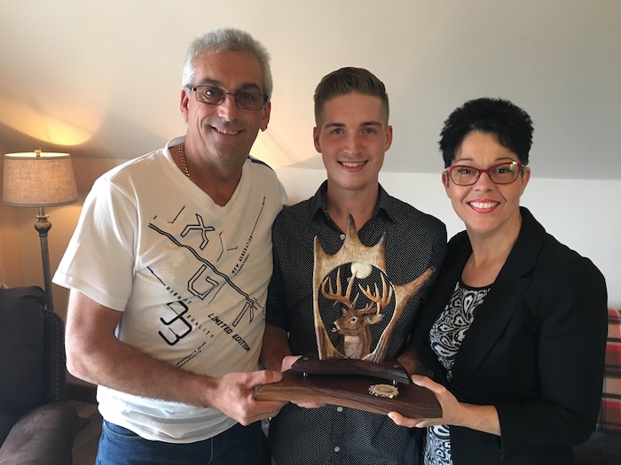 Sculpter des panaches pour vivre | Radio-Canada