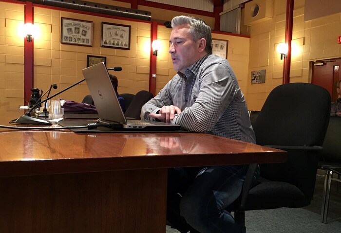 Les élus de Hawkesbury se penchent sur la revitalisation d'un ex ...