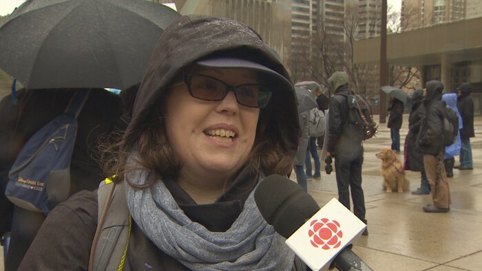 Une centaine de Torontois se mobilisent pour la science | Radio-Canada