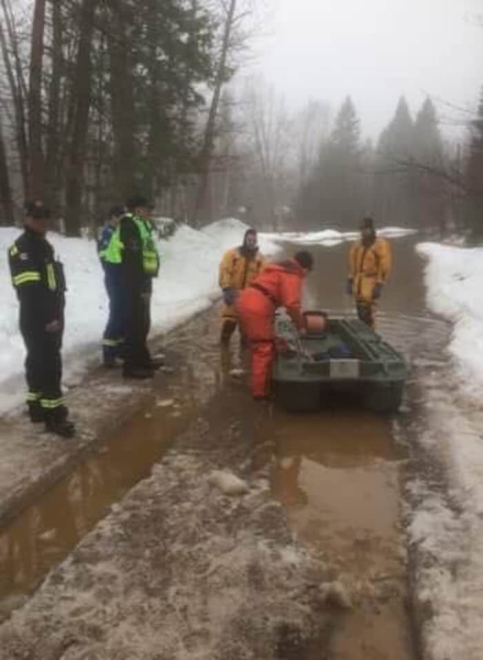 Des embâcles ont forcé l’évacuation de résidents près de Bathurst ...