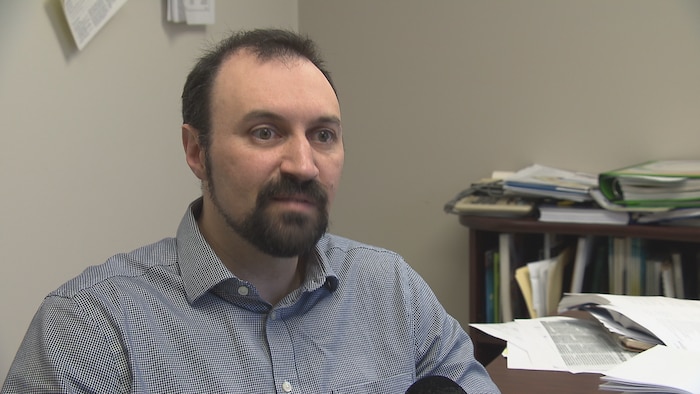 Faut-il vraiment 60 % pour passer au secondaire? | Radio-Canada
