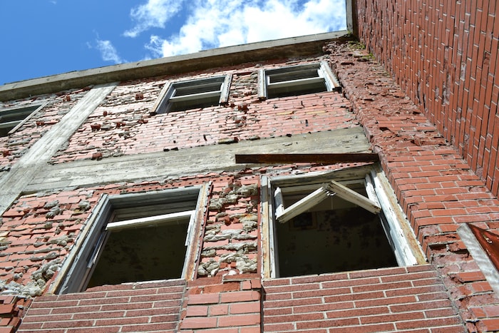 La prison abandonnée de Burwash : un site « touristique » insolite ...
