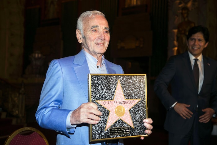 Charles Aznavour : 70 ans de carrière discographique | Radio-Canada