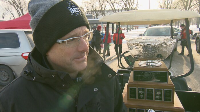 Coupe Vanier : démonstration de force aux cérémonies d’avant-match ...