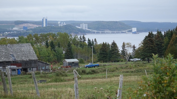 Inauguration officielle de la cimenterie de Port-Daniel | Radio-Canada