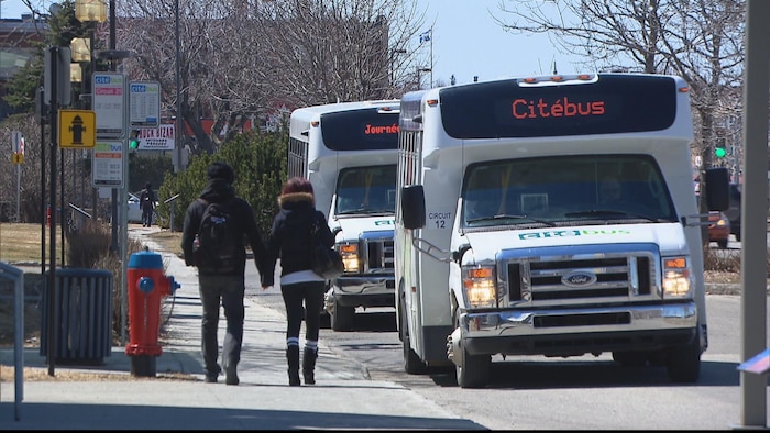 Le ton monte au 4e débat des candidats à la mairie de Rimouski | Radio ...