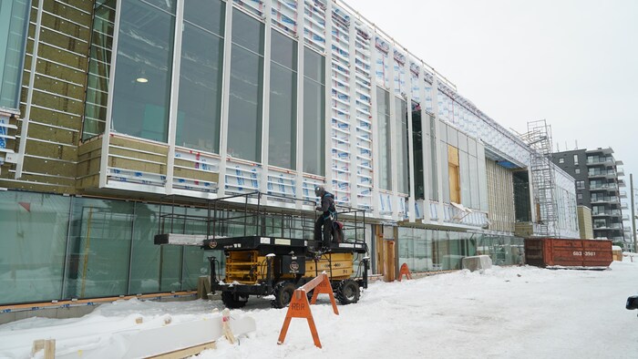 Au cœur du chantier du Complexe aquatique de Lévis | Radio-Canada
