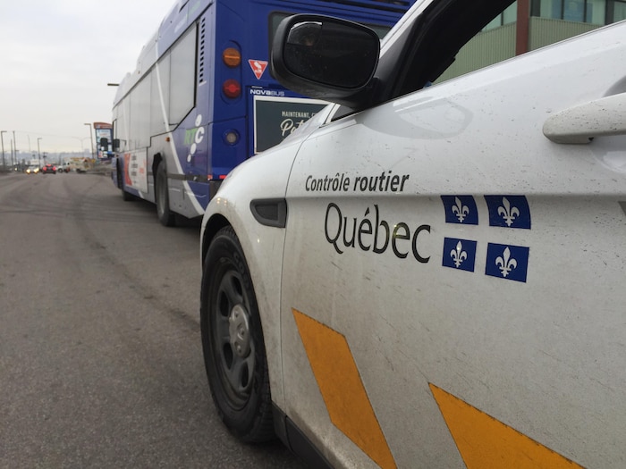 Québec riposte à « l’excès de zèle » des contrôleurs routiers | Radio ...