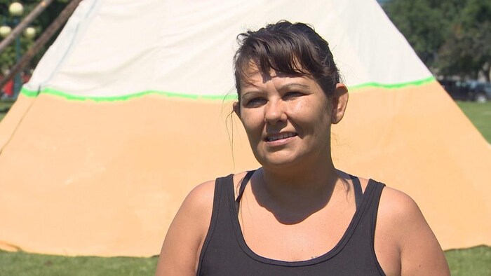 Campement à Winnipeg contre la séparation des familles autochtones ...