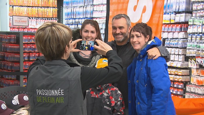 Le pêcheur Cyril Chauquet en visite à Saguenay | Radio-Canada