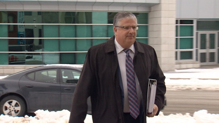 Procès Oland : un nouveau témoignage met un enquêteur dans l'embarras ...