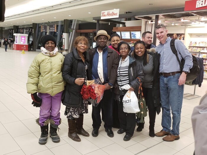 Un médecin d'Ottawa rentre sain et sauf d'Haïti | Radio-Canada